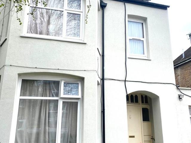 Harrowdene Road, Wembley HA0 1 bed flat to rent £1,450 pcm £335 pw