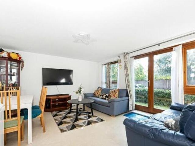 Harry Close, Croydon, 2 Bedroom Apartment