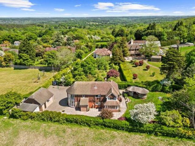 Hastings Road, Battle, 4 Bedroom Detached