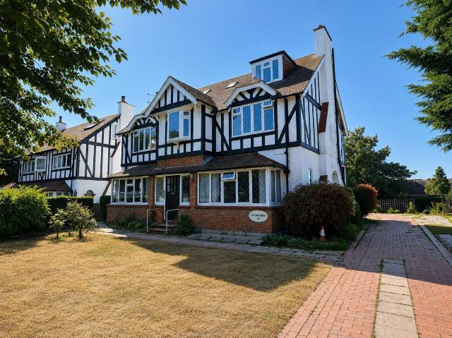 Hastings Road, Bexhill On Sea TN40, 1 bed flat to rent, £775 pcm | PrimeLocation