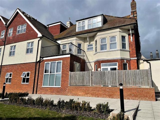 Hastings Road, Bexhill On Sea TN40, 2 bed flat to rent, £1,275 pcm | PrimeLocation