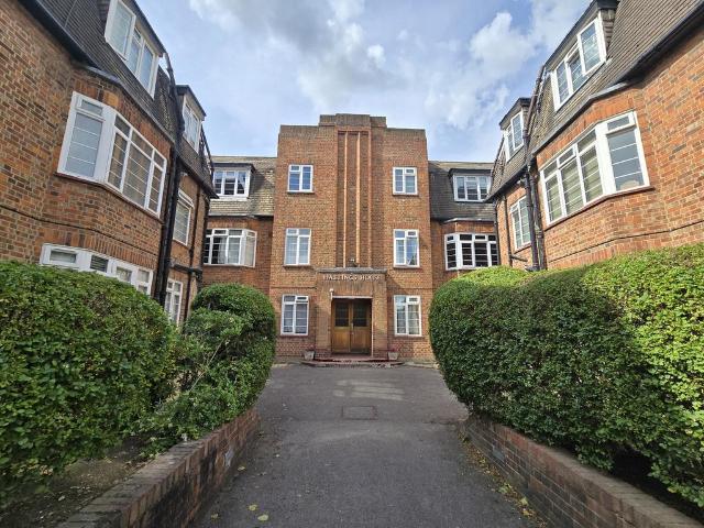 Hastings Road, London, W13 1 bed apartment to rent £1,750 pcm £404 pw
