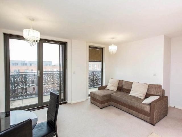 Hastings Road, London E16 1 bed apartment to rent £1,700 pcm £392 pw