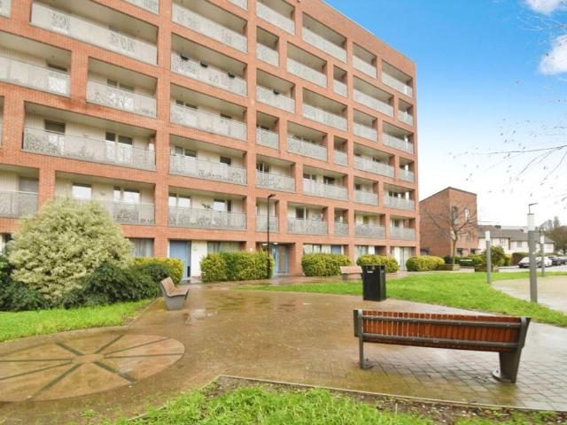 Hastings Road, London E16, 1 bed flat to rent, £1,600 pcm | PrimeLocation