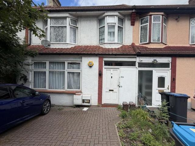 Hastings Road, London N11, 1 bed flat to rent, £1,500 pcm | PrimeLocation