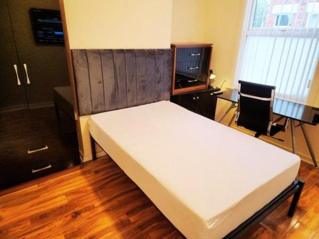 Hastings Street 4 bed house share to rent £2,520 pcm £582 pw