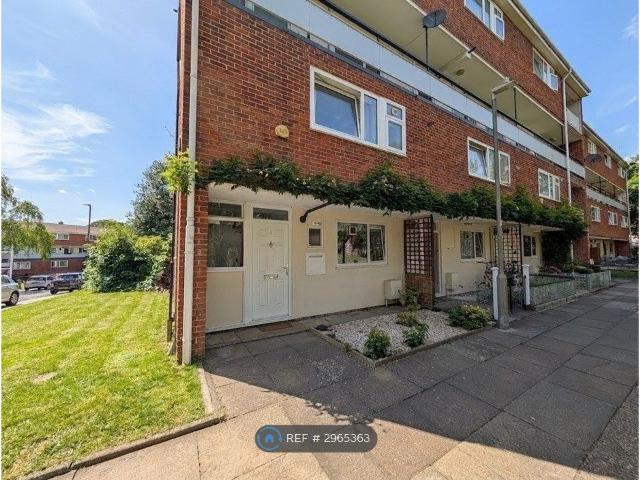 Hascombe House, London SW15, 3 bed maisonette to rent, £2,400 pcm | PrimeLocation