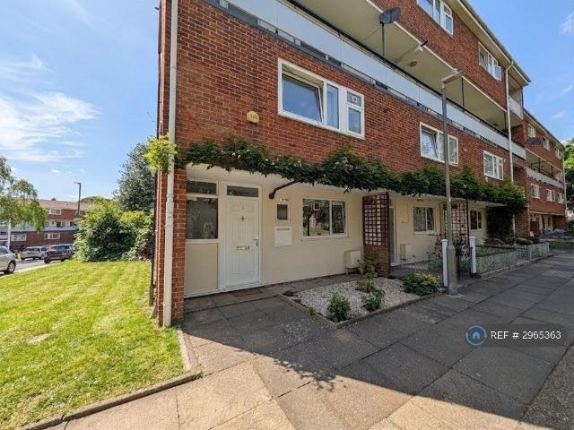 Hascombe House, London, SW15 3 bed maisonette to rent £2,400 pcm £554 pw
