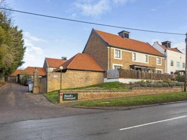 Hasells Courtyard, Westgate Street, 3 Bedroom Cottage