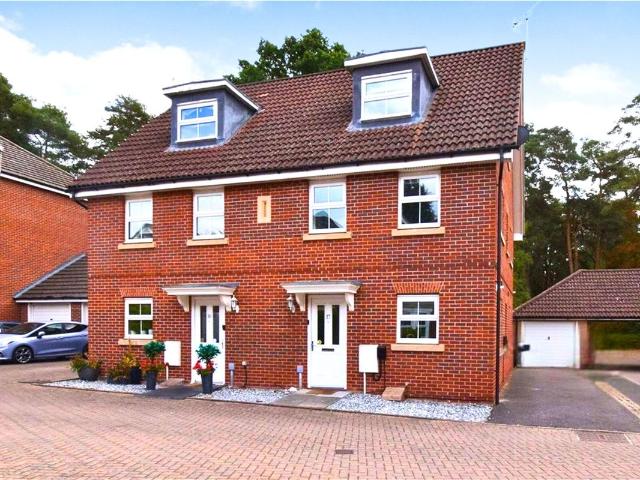 Haskins Gardens, Farnborough, Hampshire GU14, 3 bed semi detached house to rent, £1,950 pcm | PrimeLocation
