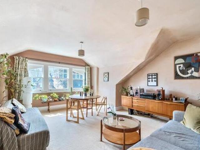 Haslemere Road, London, 2 Bedroom Flat