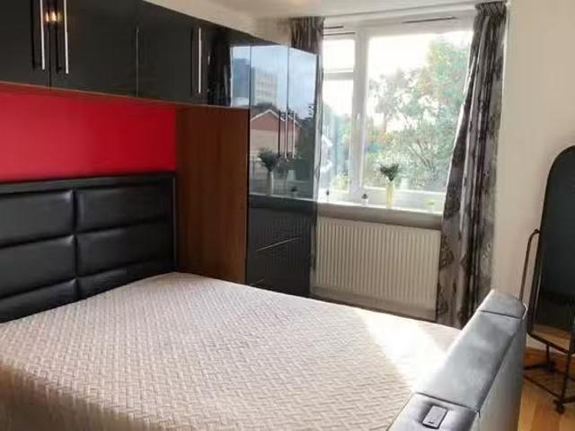 Hassett Road, London