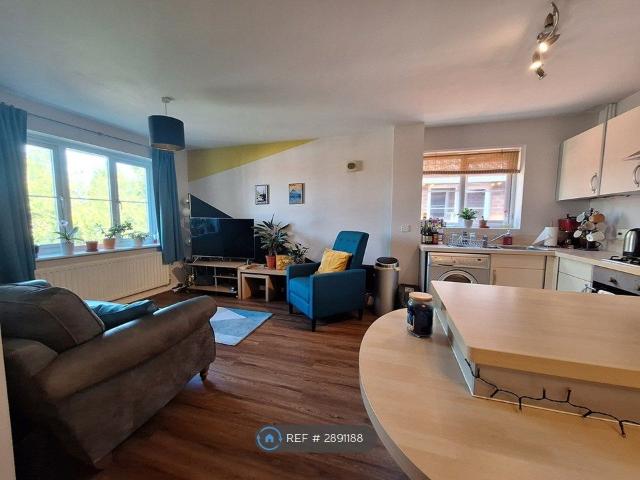 Hassocks Close, Nottingham NG9, 2 bed flat to rent, £1,200 pcm | PrimeLocation