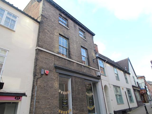 Hatter Street, Bury St. Edmunds IP33, 2 bed flat to rent, £1,150 pcm | PrimeLocation