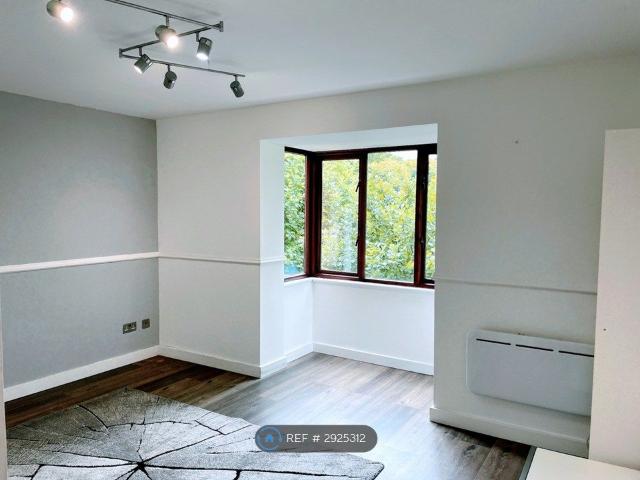 Hattersfield Close, Belvedere DA17, 1 bed flat to rent, £1,400 pcm | PrimeLocation