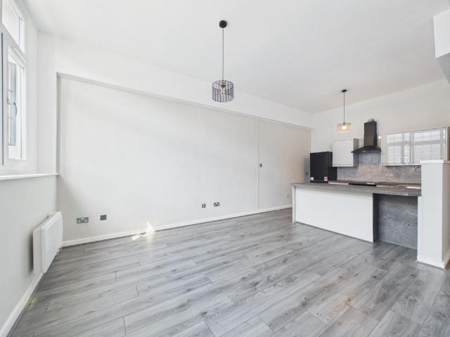 Hatton Garden, Liverpool L3 2 bed flat to rent £1,000 pcm £231 pw