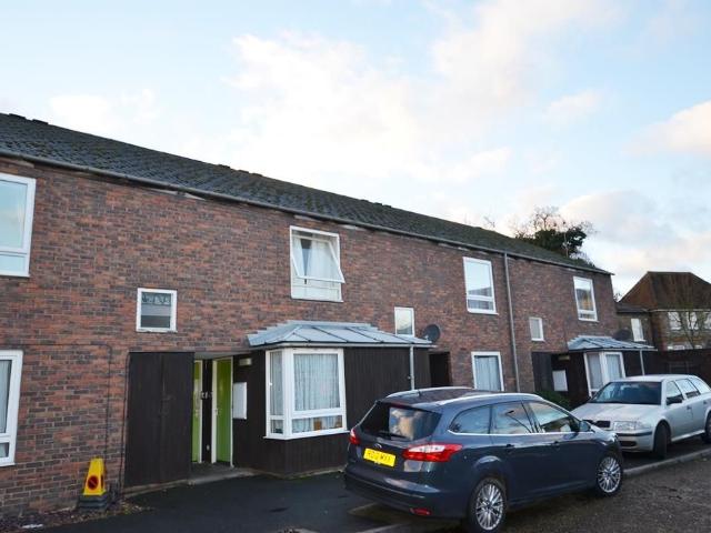 Hatton Grove, West Drayton UB7, 1 bed maisonette to rent, £1,400 pcm | PrimeLocation