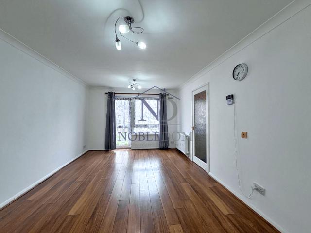 Hatton Grove, UB7 1 bed flat to rent £1,450 pcm £335 pw