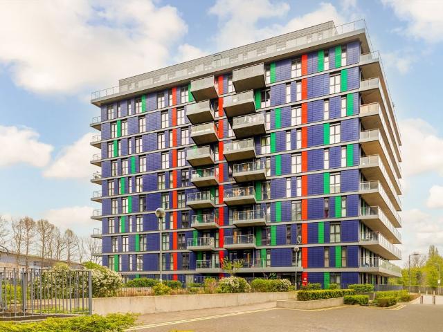 Hatton Road, Wembley HA0, 3 bed flat to rent, £3,000 pcm | PrimeLocation