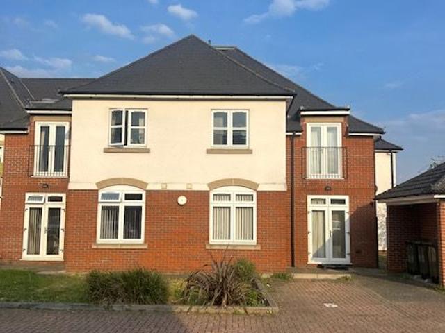 Hatton Road, Feltham TW14, 2 bed flat to rent, £1,600 pcm | PrimeLocation