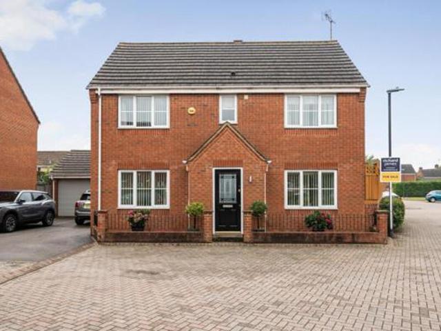 Hatch Road, Stratton, 4 Bedroom Detached