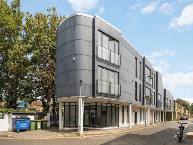 Hatcham Park Mews, London SE14, 2 bed flat to rent, £2,250 pcm | PrimeLocation
