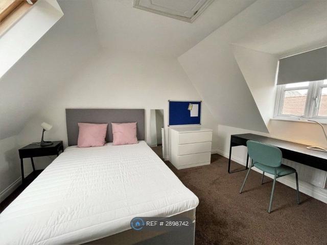 Hatcher Crescent, Colchester CO2, Room to rent, £595 pcm | PrimeLocation