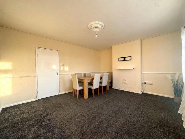 Hatfield Close, Ilford IG6, 2 bed flat to rent, £1,800 pcm | PrimeLocation