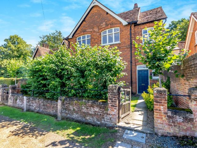 Hatfield Park, Great North Road, Hatfield AL9, 2 bed flat to rent, £2,250 pcm | PrimeLocation