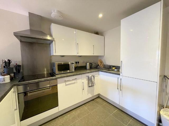 Hatfield Road, ST. ALBANS 2 bed apartment to rent £1,800 pcm £415 pw
