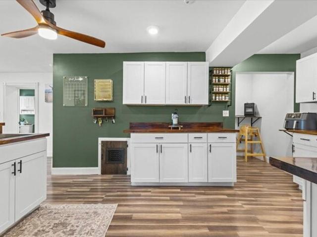 Hathaway Point Rd, Saint Albans Town, Home For Sale