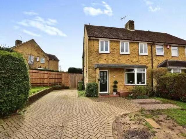 Hatherall Road, Maidstone, ME14 3 bed semi detached house to r.