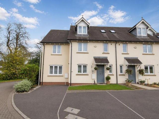 Hatherley, Cheltenham, GL51 5 bed house to rent £2,400 pcm £554 pw