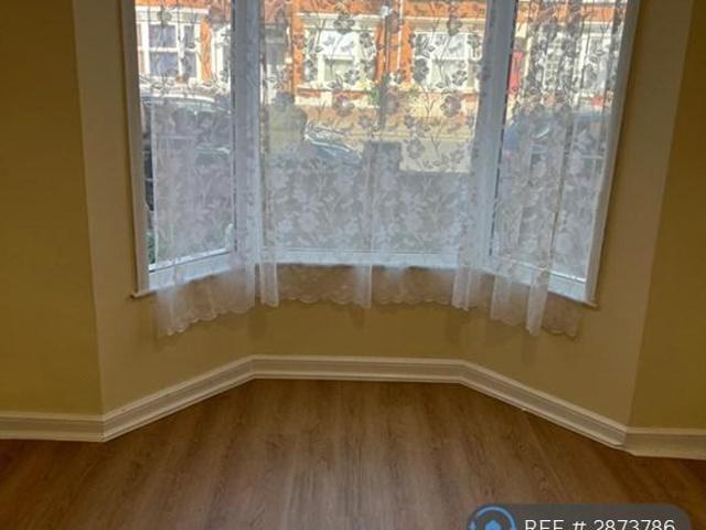 Hatherley Gardens, London, E6 5 bed terraced house to rent £2,800 pcm £646 pw