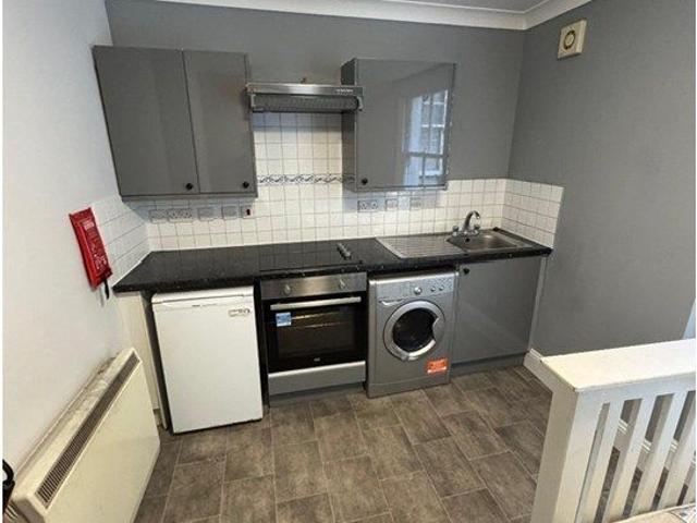 Hatherley Grove, London W2, Room to rent, £950 pcm | PrimeLocation