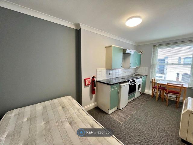 Hatherley Grove, London W2, Studio to rent, £1,345 pcm | PrimeLocation