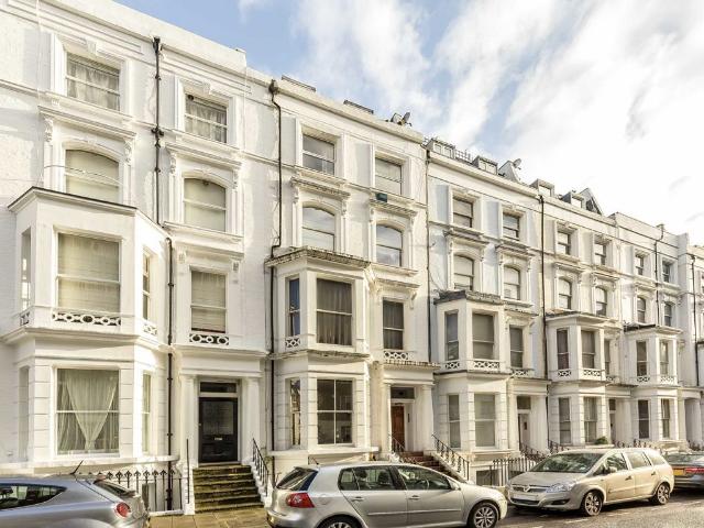 Hatherley Grove, Notting Hill W2, 2 bed flat to rent, £2,850 pcm | PrimeLocation
