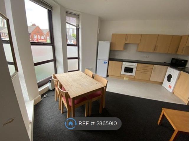 Hathersage Road, Manchester M13, 3 bed flat to rent, £1,650 pcm | PrimeLocation