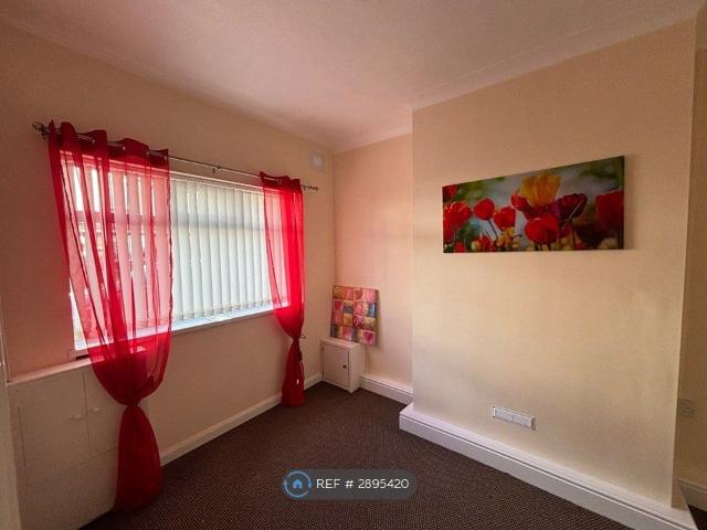 Hatrell Street, Newcastle Under Lyme ST5, 2 bed terraced house to rent, £800 pcm | PrimeLocation