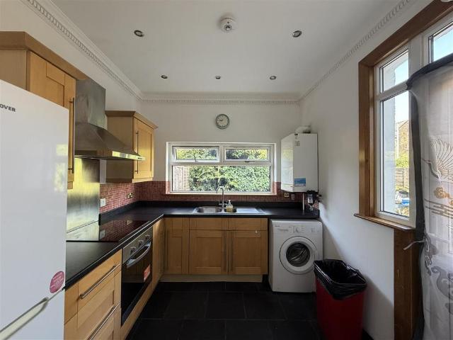 Havelock Road, London N17 3 bed end of terrace house to rent £2,300 pcm £531 pw
