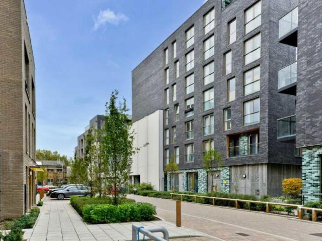 Haven Way, London SE1 2 bed flat to rent £3,300 pcm £762 pw