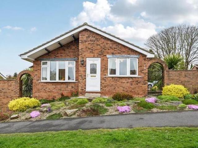 Haven Chase, Cookridge, 3 Bedroom Detached
