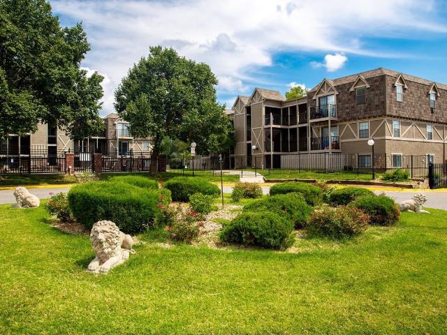 Haverford West 1 Bedroom Apartment for Rent at 11305 W 75th St, Shawnee, KS 66214