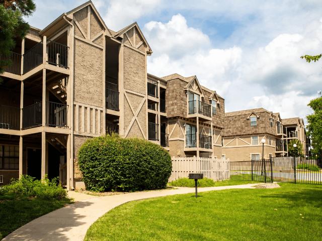 Haverford West 1 Bedroom Apartment for Rent at 11305 W 75th St, Shawnee, KS 66214