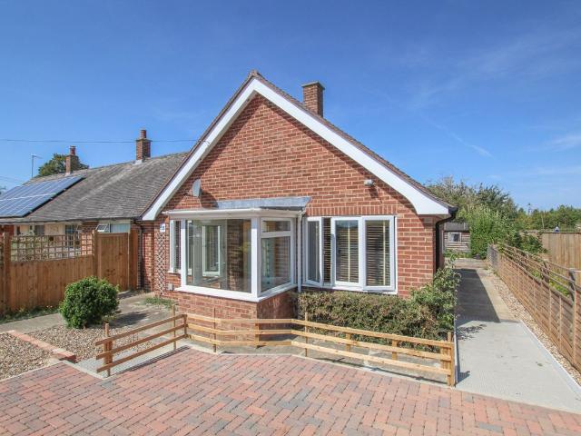 Haverhill Road, Stapleford, Cambridge CB22, 2 bed bungalow to rent, £1,395 pcm | PrimeLocation