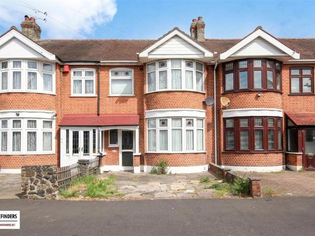 Havering Gardens, Chadwell Heath, RM6 3 bed terraced house to rent £2,350 pcm £542 pw
