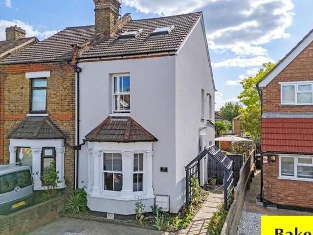 Havering Road, Romford, 3 Bedroom Semi detached
