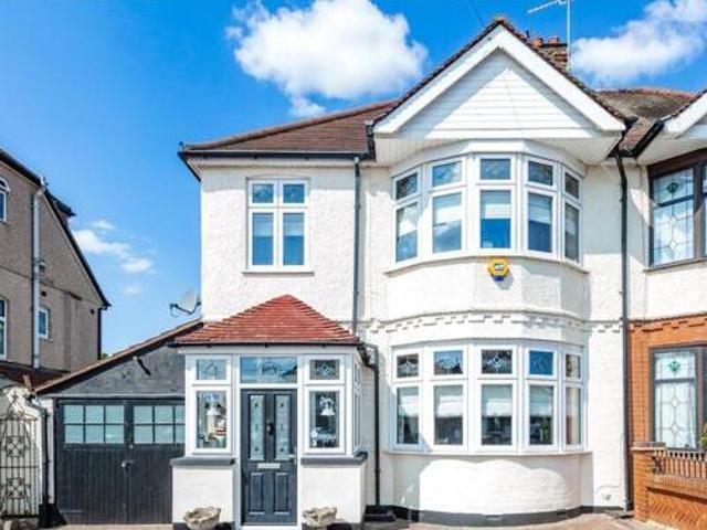 Havering Road, Romford, 3 Bedroom Semi detached