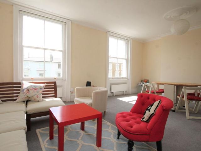 Haverstock Hill, Chalk Farm NW3, 3 bed flat to rent, £3,878 pcm | PrimeLocation