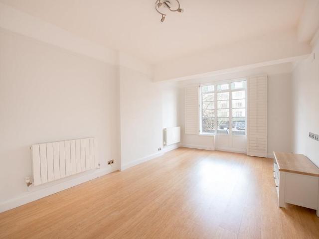 Haverstock Hill, London, NW3 2 bed apartment to rent £3,400 pcm £785 pw